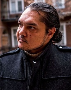 Nem fog a macska… | Jónás Tamás: Kívülálló | Olvass bele